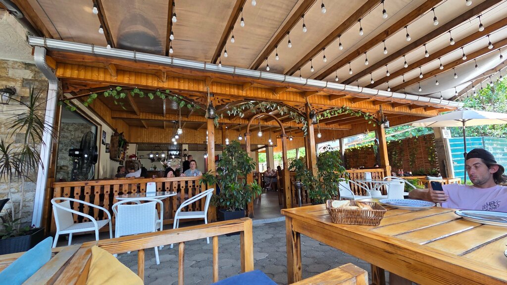 Kafe Egari Cafe, Kabuletti, foto