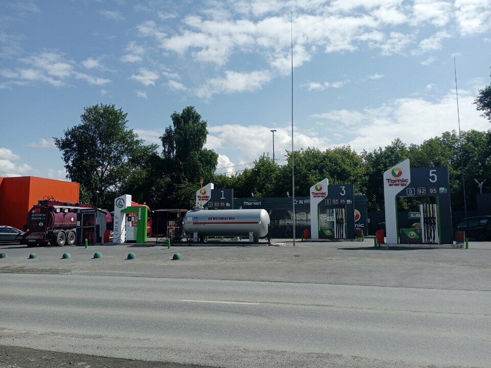 Benzin istasyonu Tamic Energy, Yekaterinburg, foto