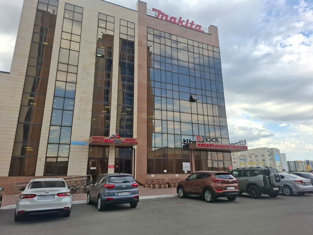 Adliye personeli Private Bailiff A. B. Smailov, Astana, foto