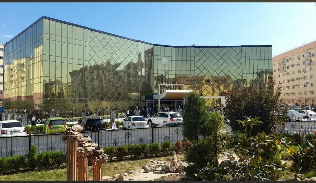 Üniversiteler Termez University of Economics and Service, Termez, foto