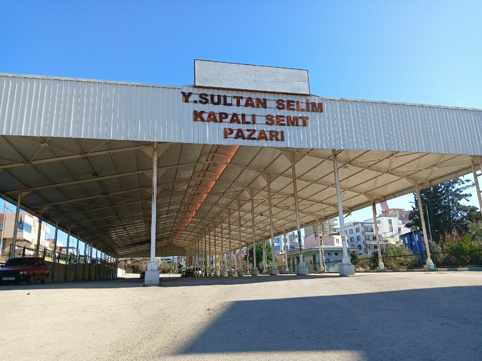 Gıda pazarı Yavuz Sultan Selim Kapalı Semt Pazarı, Adana, foto
