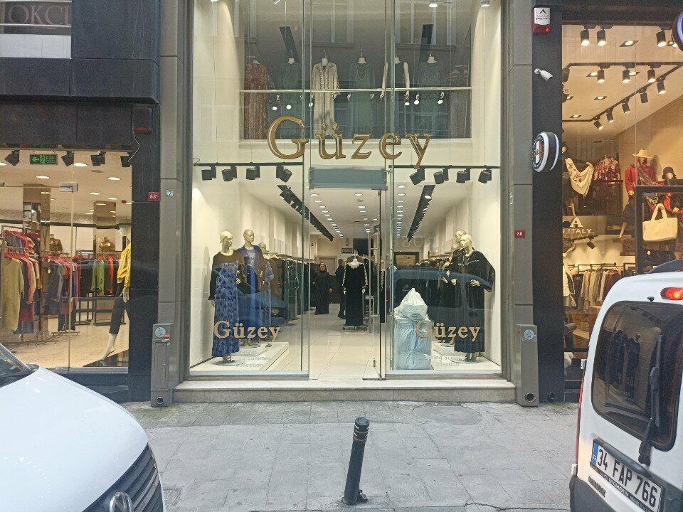 Giyim mağazası Güzey Giyim, İstanbul, foto