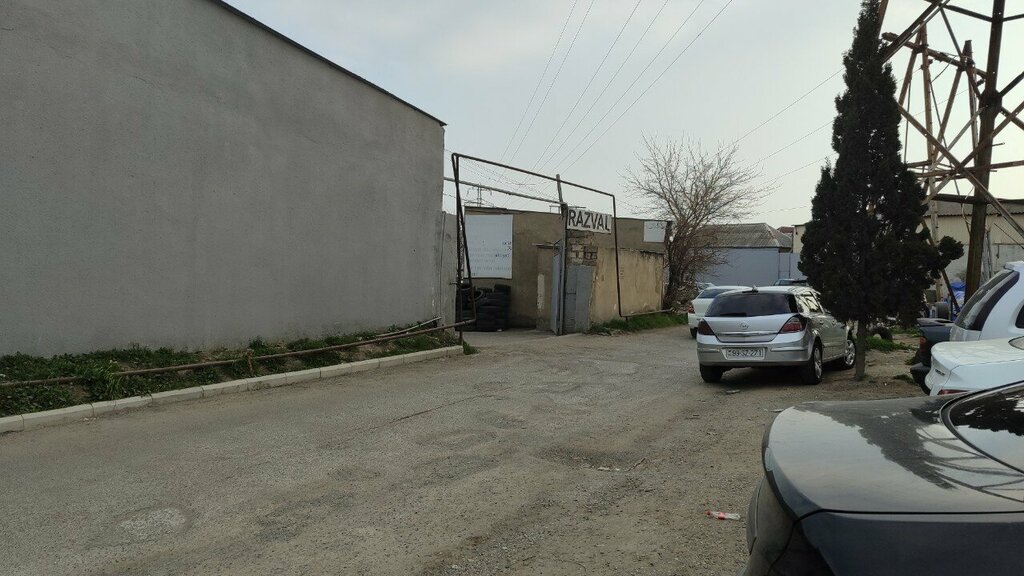 Otomobil servisi Razval, Bakü, foto
