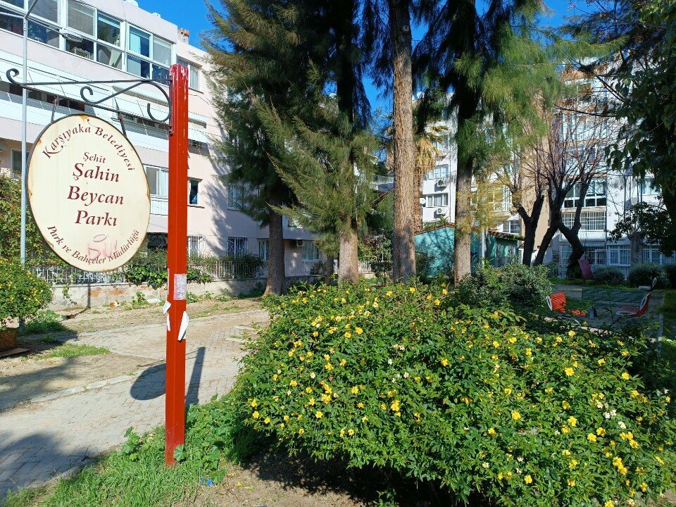 Çocuk oyun ekipmanları Şehit Şahin Beycan Parkı, İzmir, foto