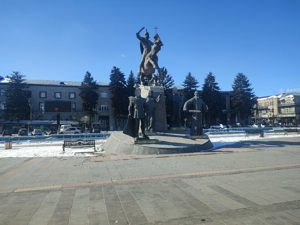 Park, sokak heykeli Vartanants Square, Gümrü, foto