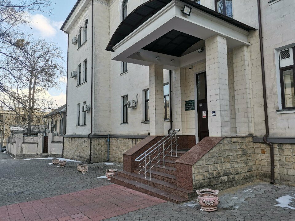 Özel ağız ve diş sağlığı klinikleri ve muayenehaneleri Clinica Stomatologica a Usmf Nicolae Testemiteanu, Kişinev, foto