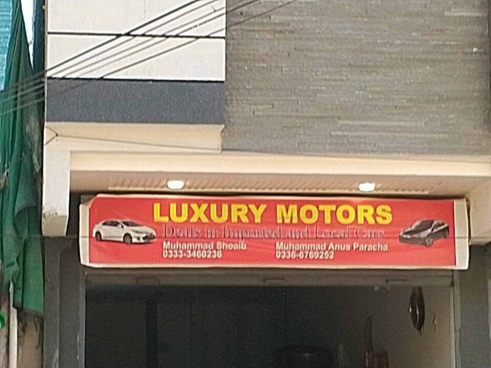 Otomobil satış galerileri Luxury motors, Karaçi, foto