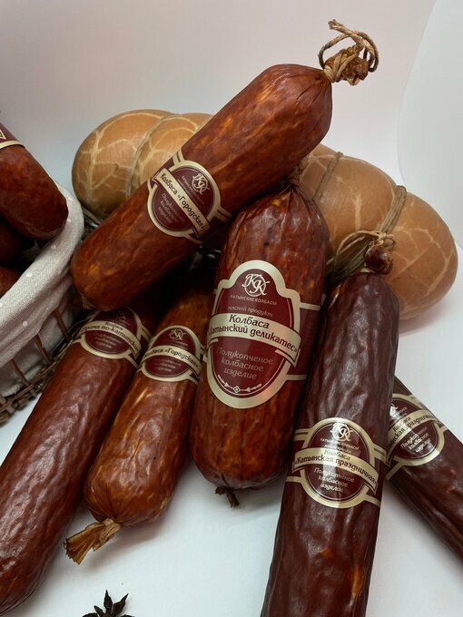 Toptan et ürünleri Katynskiye kolbasy, Smolenskaya oblastı, foto