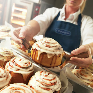 Kahve dükkanları Cinnabon, Kudrovo, foto