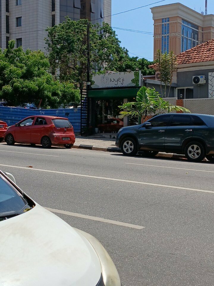 Çiçekçiler Nyeji, Loanda, foto