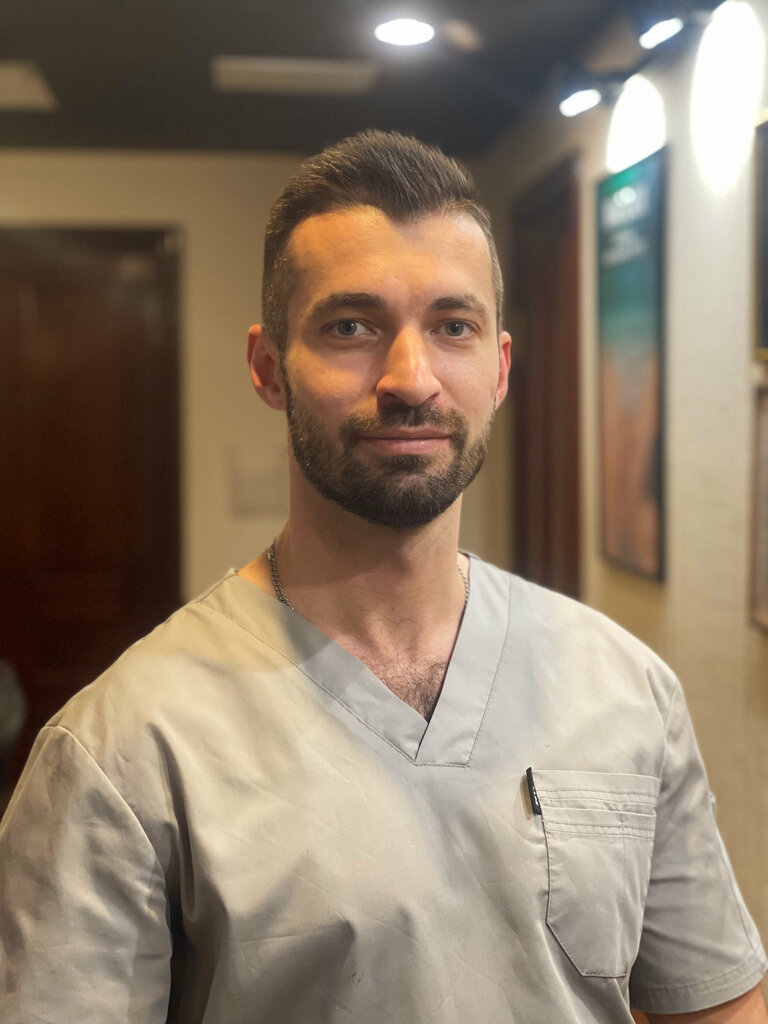 Kemik hastalıkları doktoru Body Therapist Alexander Kolbasin, Moskova, foto