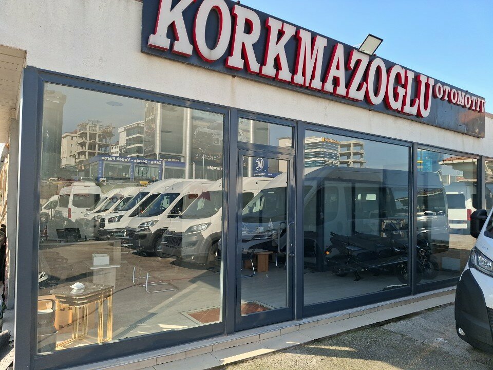 Otomobil satış galerileri Korkmazoğlu Otomotiv, İstanbul, foto