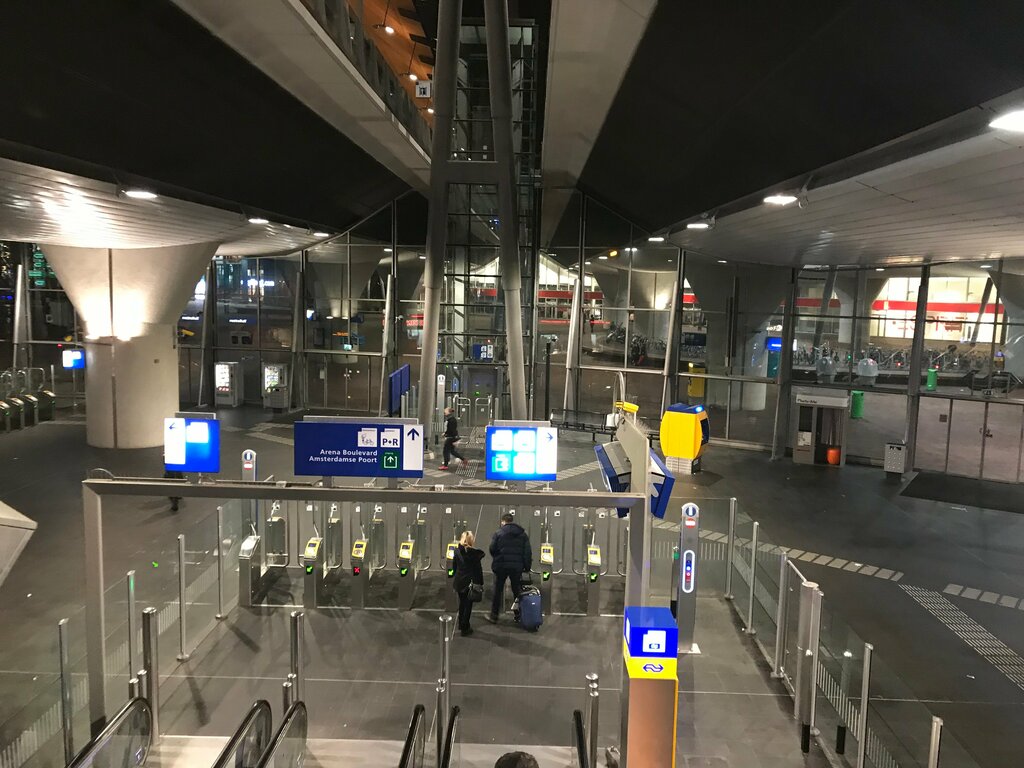 Tren istasyonu Bijlmer, Dünya, foto