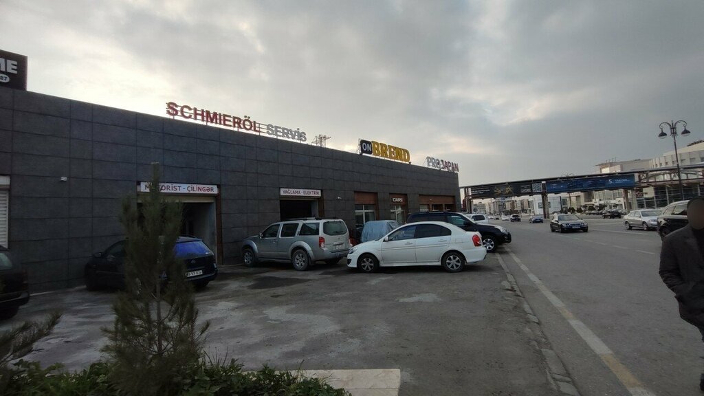 Otomobil satış galerileri On Brend Cars, Bakü, foto