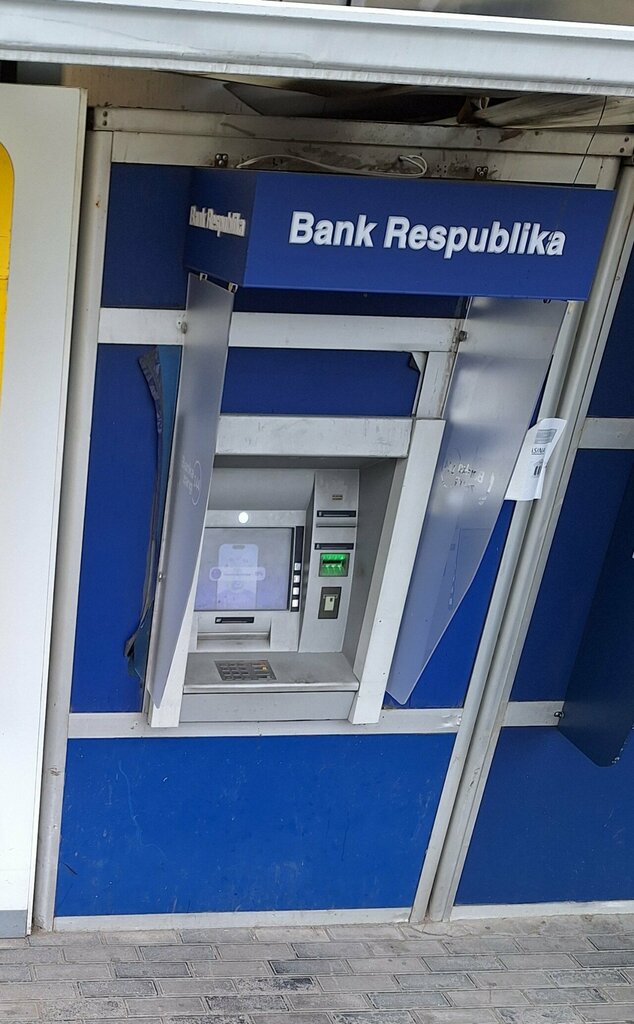 ATM'ler Bank Respublika, Bakü, foto