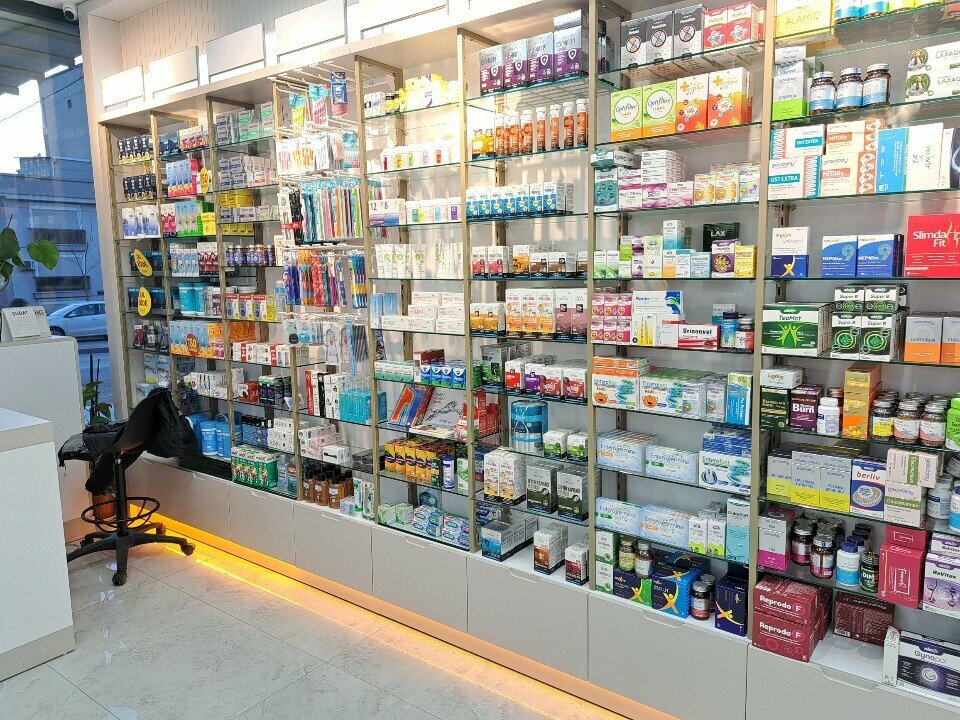 Eczaneler Harika Eczanesi, İzmir, foto