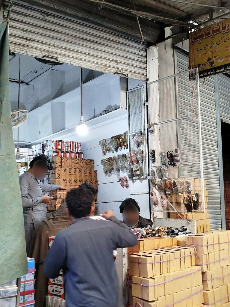 Ayakkabı mağazaları Rs Shoes, Lahor, foto
