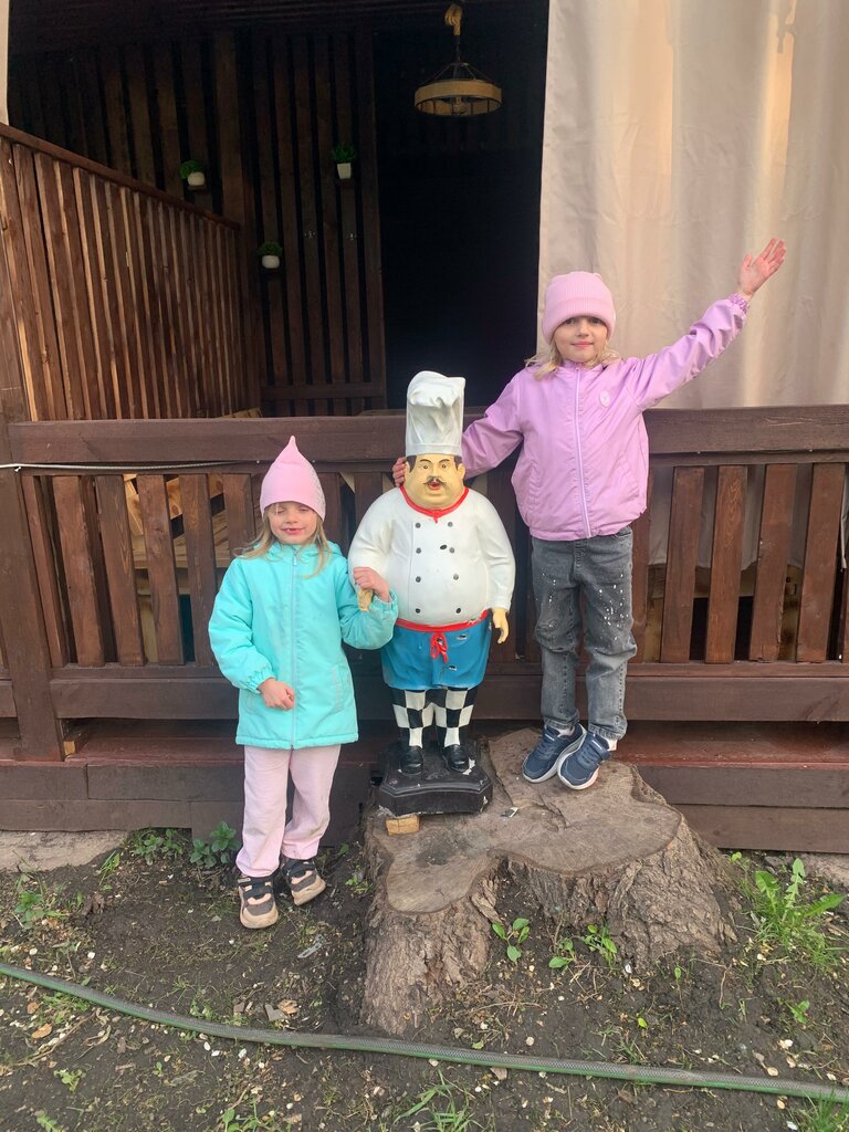 Ortaokul Munitsipalnoye byudzhetnou obrazovatelnoye uchrezhdeniye Ochurskaya srednyaya obshcheobrazovatelnaya shkola, Hakasya, foto