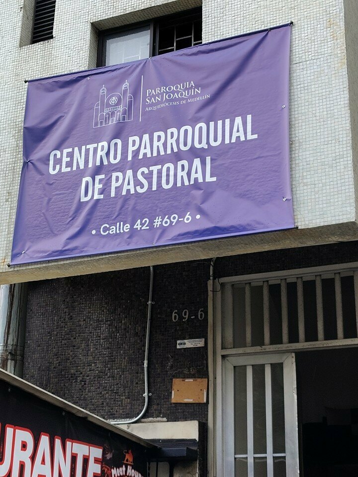 Dini dernekler Parish Pastoral Center, Medellin, foto