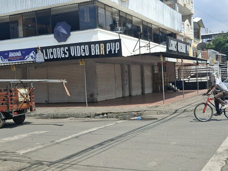 Alkollü içecekler Pyp, Cali, foto