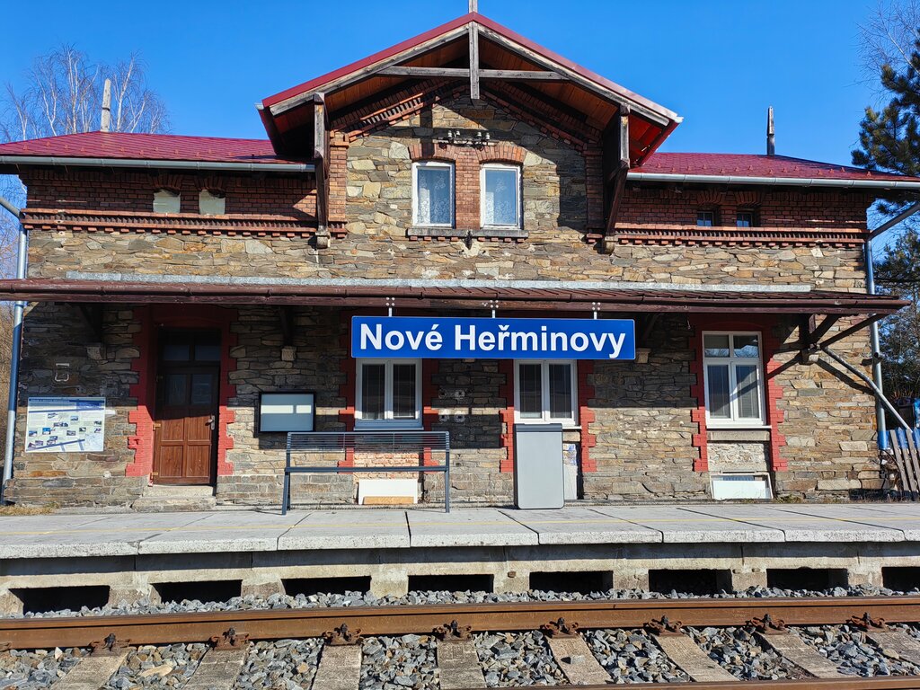 Tren istasyonu Nove Herminovy, Moravya‑Silezya Bölgesi, foto