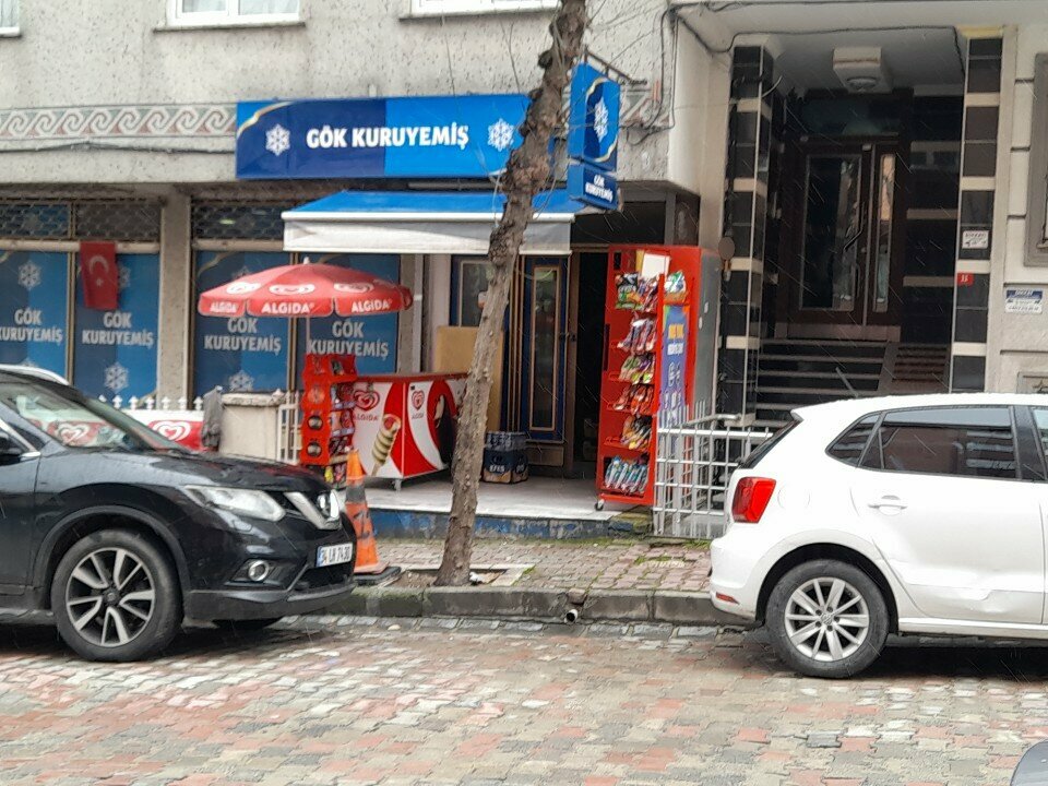 Bira dükkanı Gök Kuruyemiş Tekel, İstanbul, foto