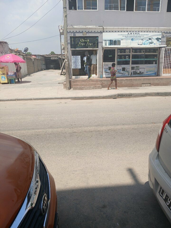 Dış giyim mağazası Closet Limpo, Loanda, foto