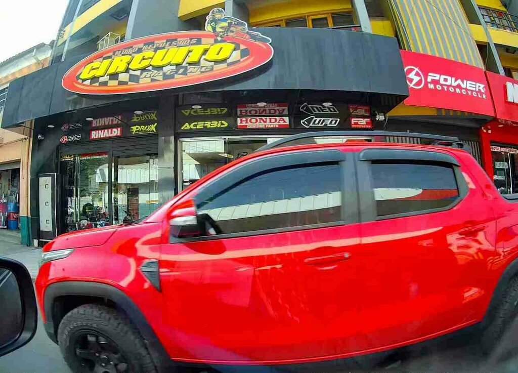 Alışveriş merkezleri CG Racing Moto Repuestos, Cochabamba, foto