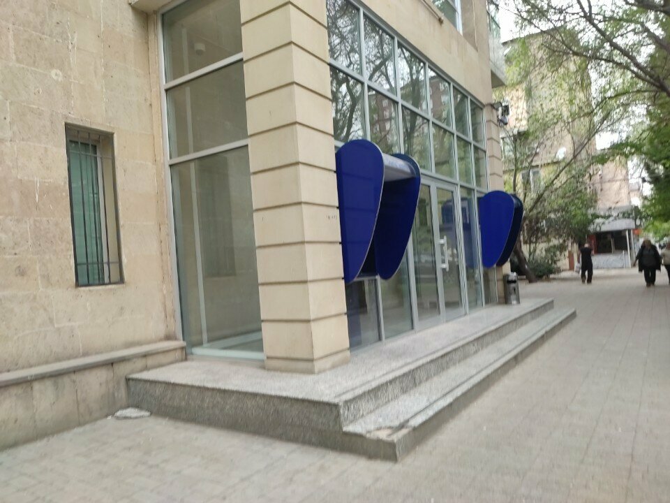 Banka Bank of Baku ASC-nin bankomatı, Bakü, foto