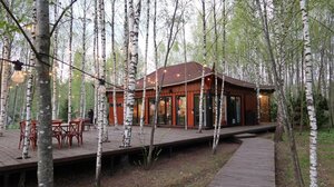 Лесное кафе Нирвана (Smolensk Region, Gagarinsky Municipal District, derevnya Lebedki, Vazuza Tourist Village, posyolok Beryozovy), kafe  Smolenskaya oblastından