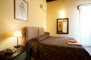 VinsLounge B&b (Apulia, Barletta-Andria-Trani, Barletta), otel  Barletta'dan