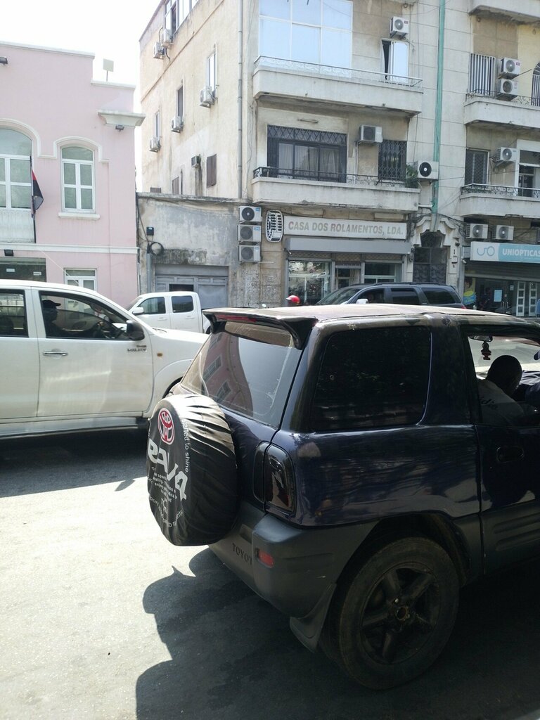 Otomobil servisi Casa dos Rolamentos de Luanda, Loanda, foto