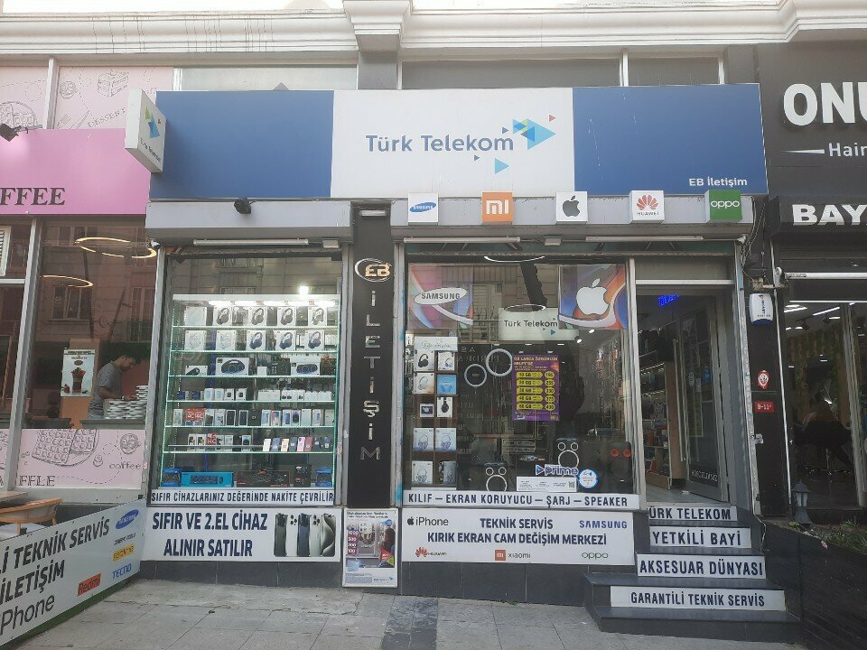 Cep telefonu aksesuarları Eb iletişim, İstanbul, foto