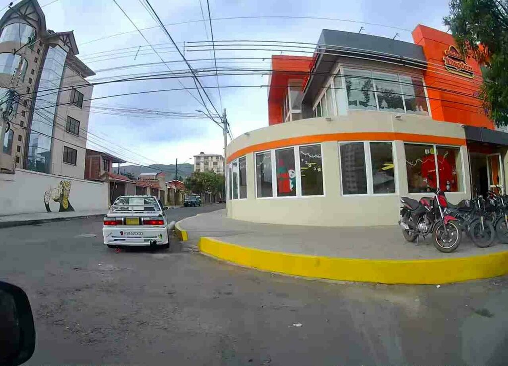 Restoran Pollos Kingdom Bolivia - Chicken's Kingdom, Cochabamba, foto