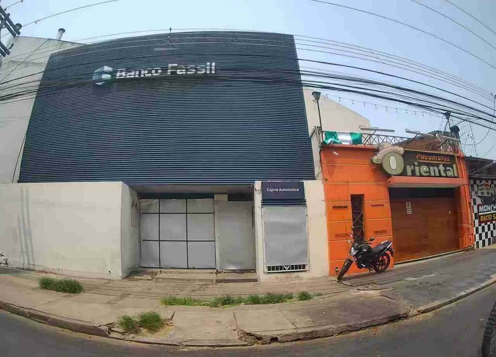 ATM'ler Banco Fassil, Santa‑Krus, foto