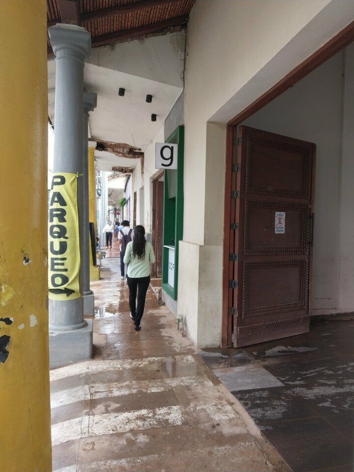 Otopark alanı Parqueo Bolivar, Santa‑Krus, foto