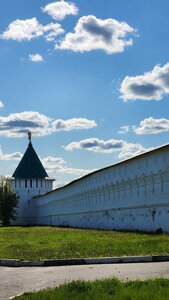 Башни и стены ограды (Moscow Region, Serpukhov, Bolshoy Vysotskiy pereulok), turistik yerler  Serpuhov'dan