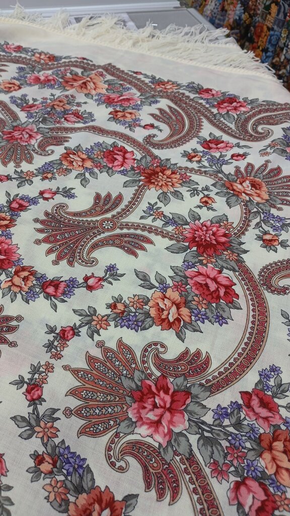 Tuhafiyeler Pavlovo Posad Shawls, Yaroslavl, foto