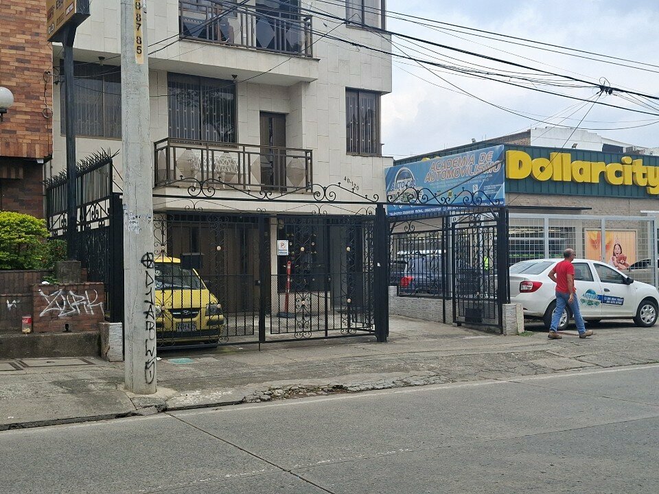 Sürücü kursları Auto cali, Cali, foto