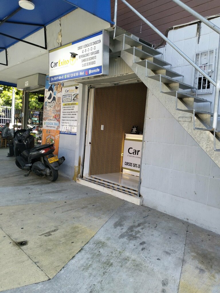 Sürücü kursları Car Exito, Medellin, foto