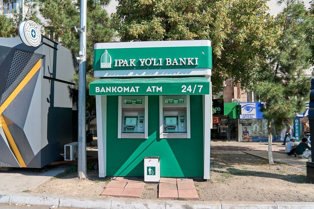 ATM'ler Ipak Yuli Bank, Taşkent eyaleti, foto