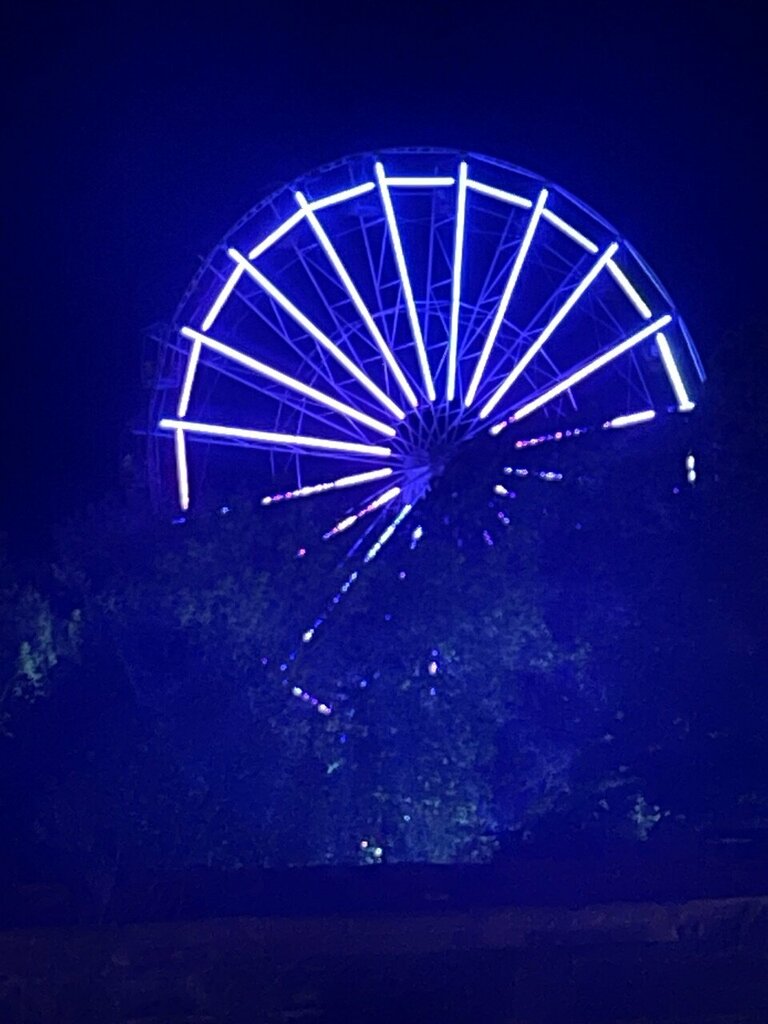 Atraksiyon Ferris wheel, Gümrü, foto