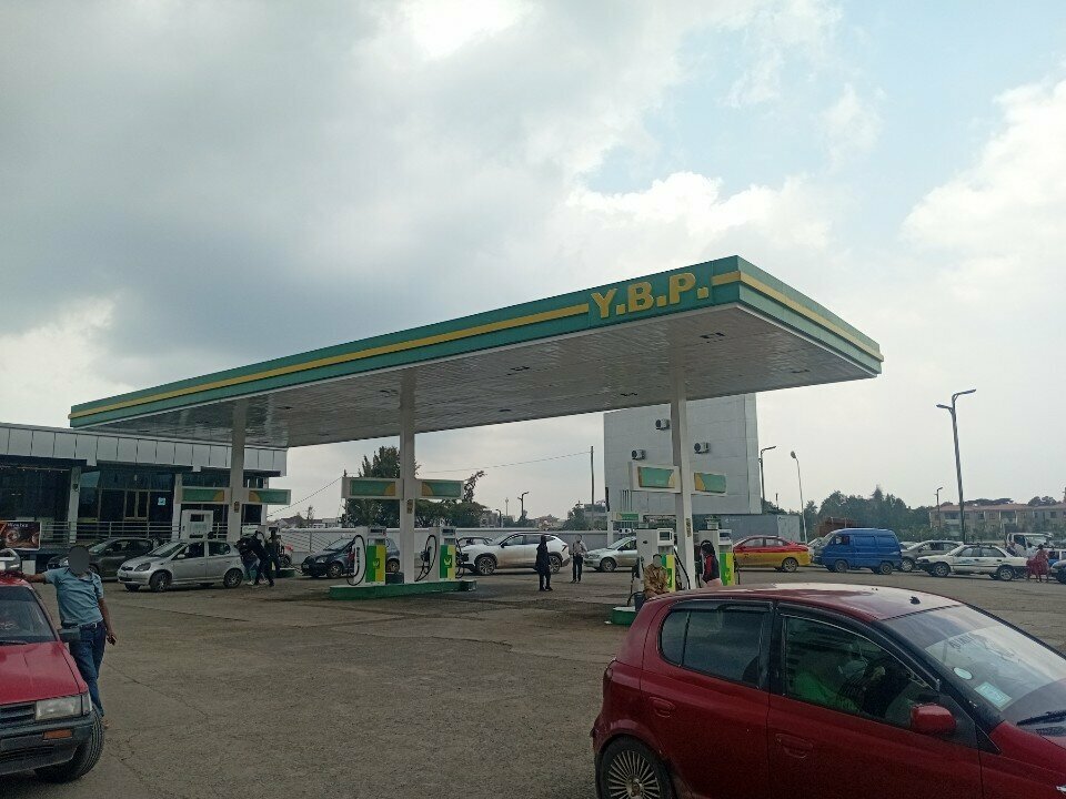 Benzin istasyonu Yetebaberut Beherawi Petroleum Cmc የተባበሩት ሲኤምሲ, Addis Ababa, foto