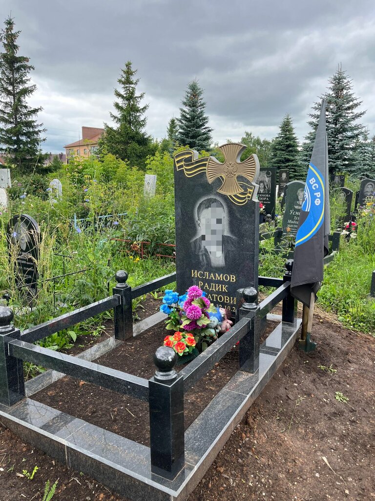 Heykel ve mezarlık taşı üreticileri Изготовление памятников и надгробий, Oktiabrski, foto