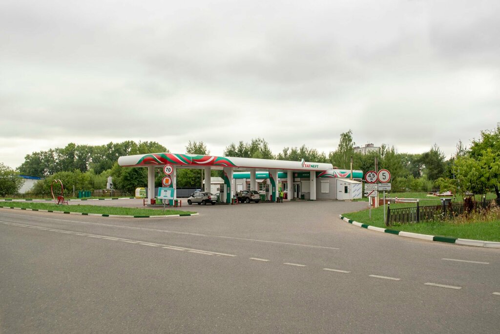 Benzin istasyonu Tatneft', Belooziorski, foto
