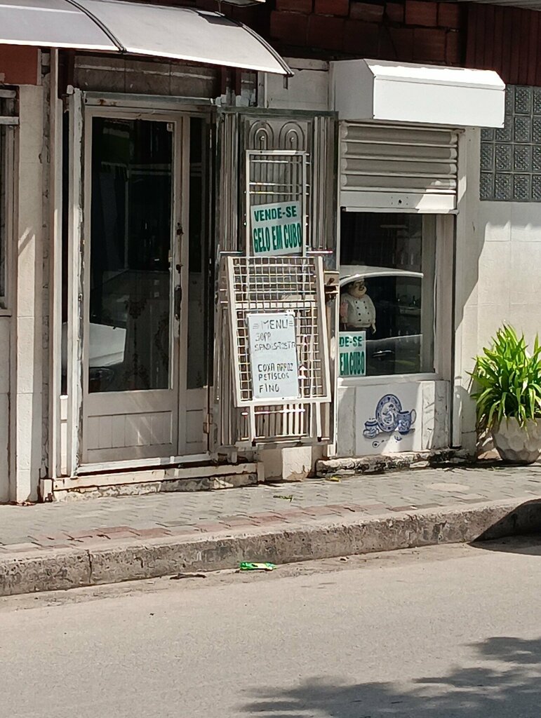 Alkollü içecekler Garrafeira, Loanda, foto