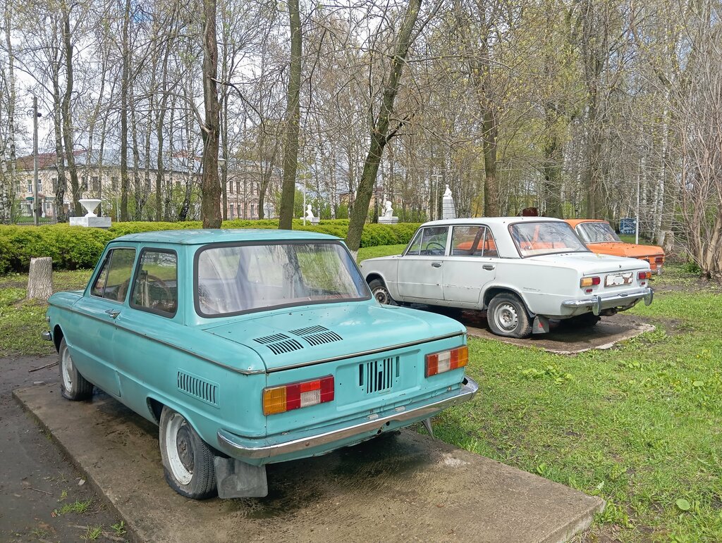 Teknoloji anıtı Советские автомобили, Tutayev, foto