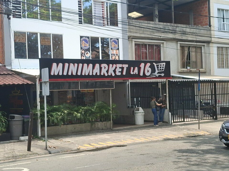 Büyük mağazalar Minimarket la 16, Cali, foto
