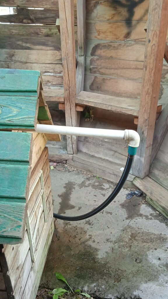 Pınar, çay Spring, stream, Nijniaya Salda, foto