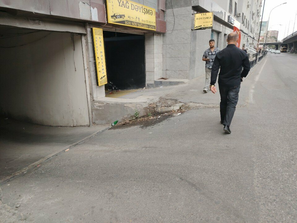 Express yağ değişim noktası Yağdəyişmə, Bakü, foto